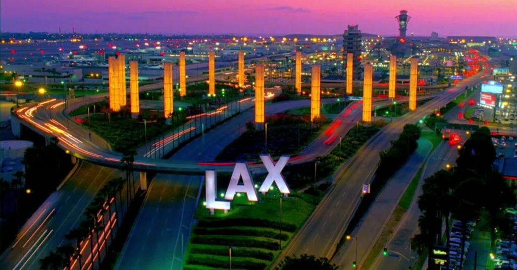 Anxious Angelenos Freak Out After ‘Doomsday Plane’ Appears At LAX